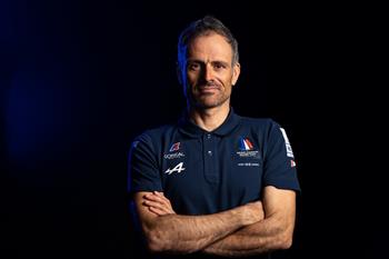 Alex Thomson training session photoshoot