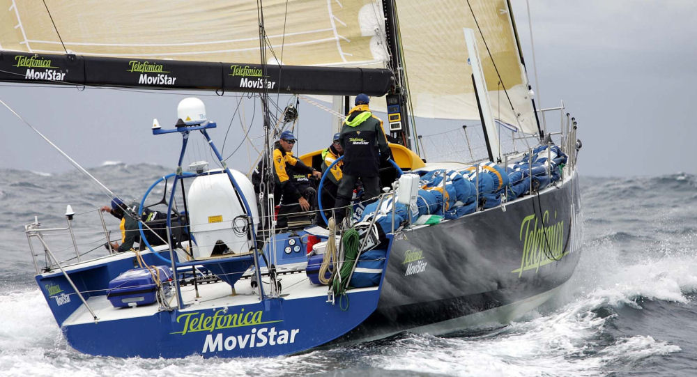 Spain's VO70 'Movistar' breaks the 24 hour monohull record